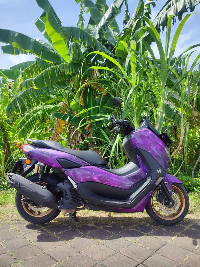 Sewa Motor Yamaha NMAX 2023 Custom Pink+Lightening di Bali | BikeHouse