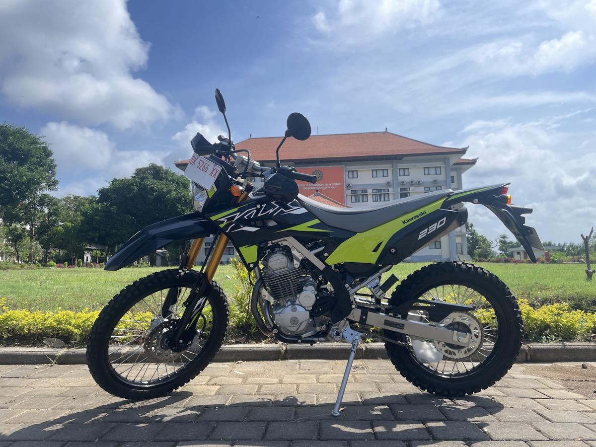 Rent a Bike Kawasaki KLX 230 SE Enduro in Bali | BikeHouse