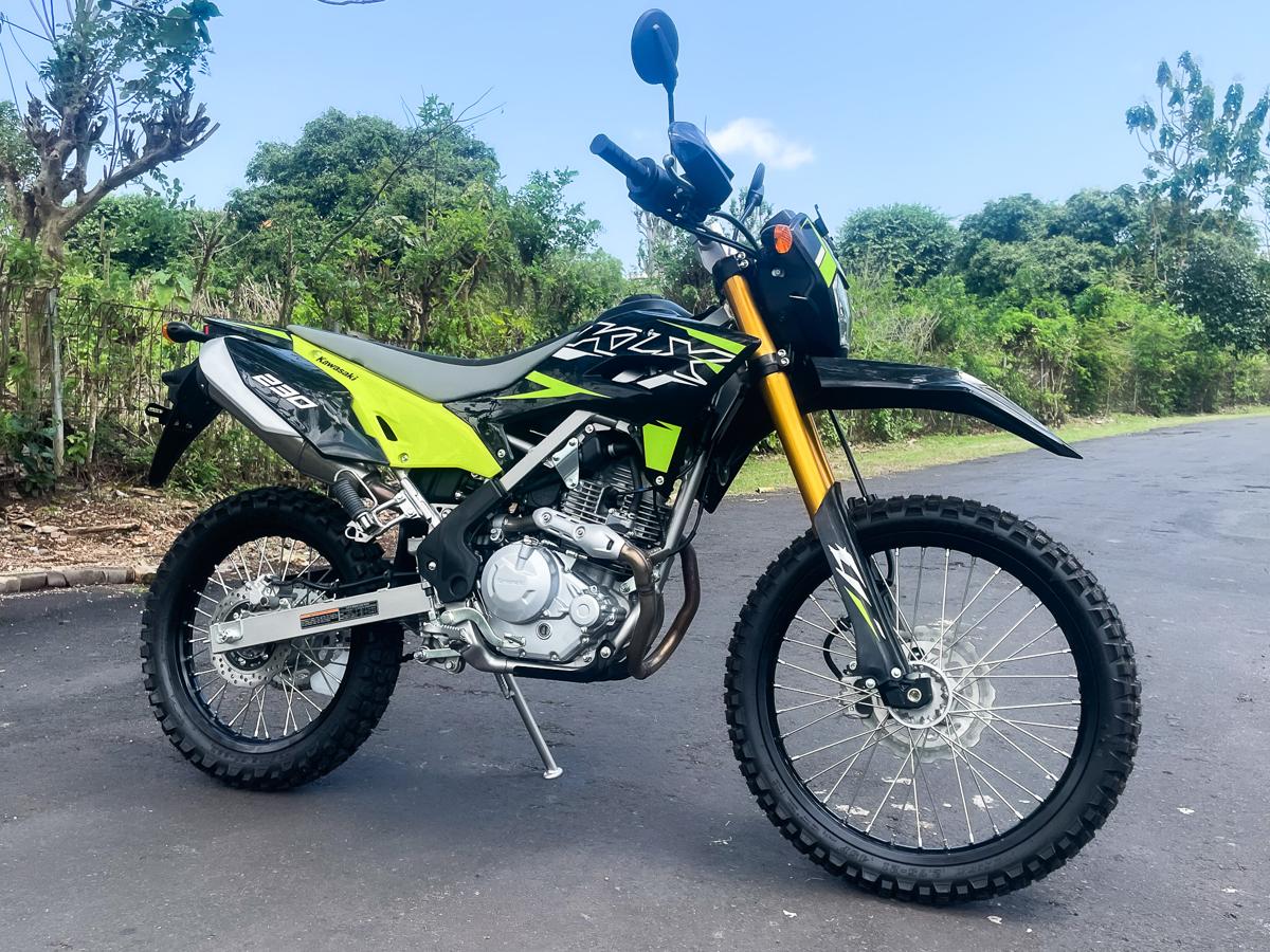 Sewa Motor Kawasaki KLX 230 Enduro Green di Bali | BikeHouse