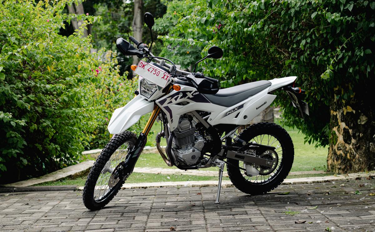 Miete ein Bike Kawasaki KLX 230 Enduro White in Bali | BikeHouse