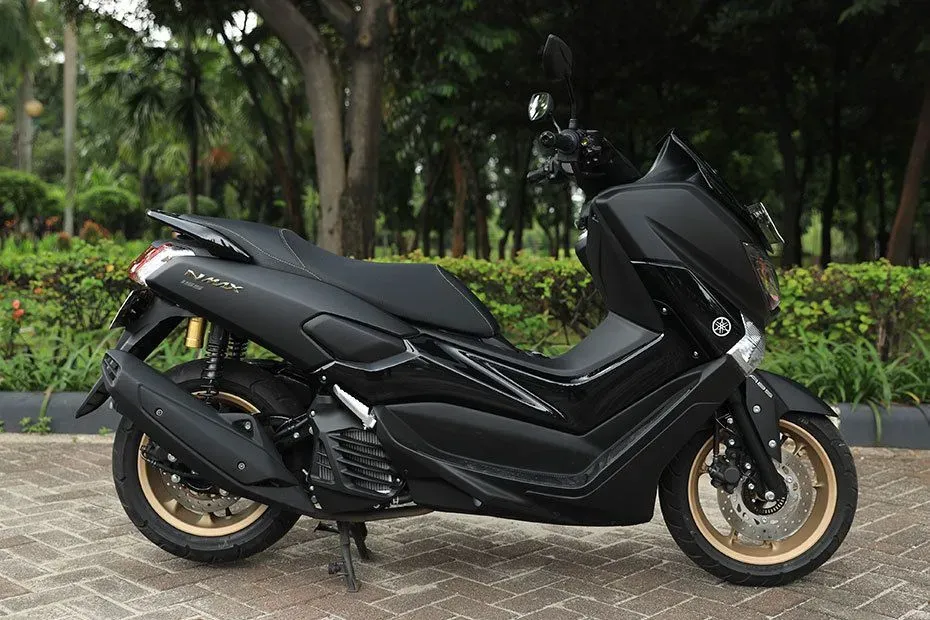Rent a Bike Yamaha NMax Black in Bali | BikeHouse