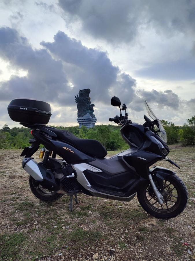 Miete ein Bike Honda ADV ABS Black in Bali | BikeHouse