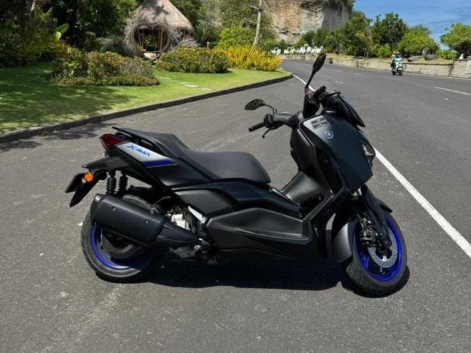 Rent a Bike Yamaha Xmax 2024 black blue limited edition in Bali | BikeHouse