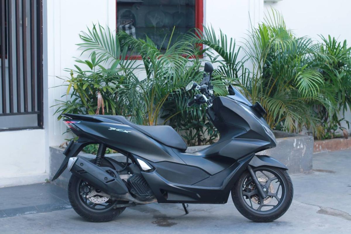 Alquila una Honda PCX 160 Black en Bali | BikeHouse