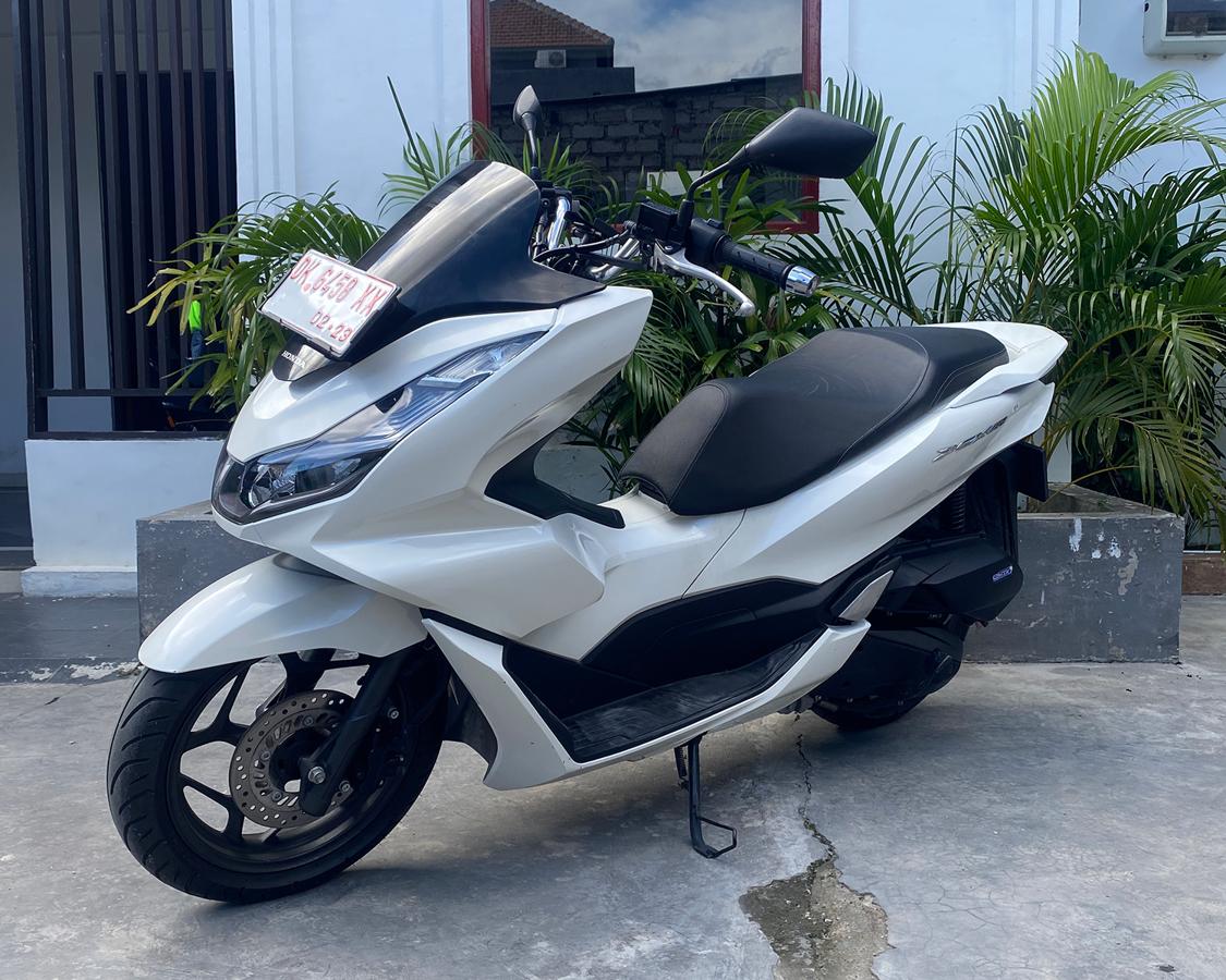 Alquila una Honda PCX 160 White en Bali | BikeHouse