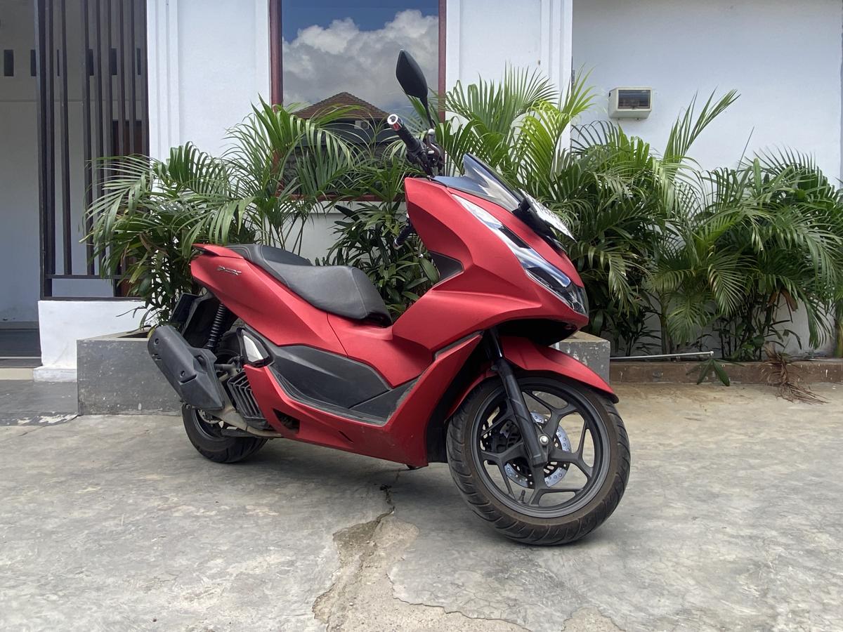 Miete ein Bike Honda PCX 160 Red Matte in Bali | BikeHouse