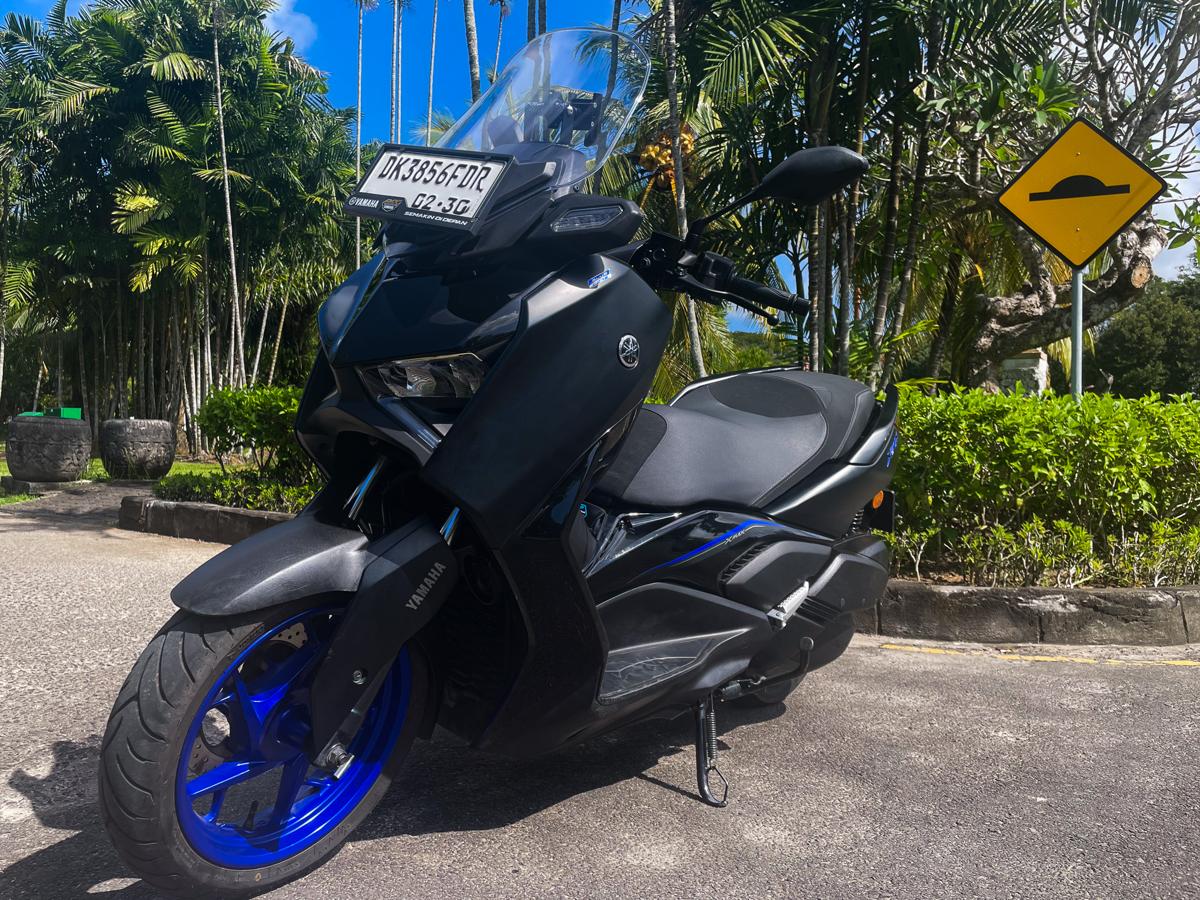 Rent a Bike Yamaha XMAX 2025 Black in Bali | BikeHouse