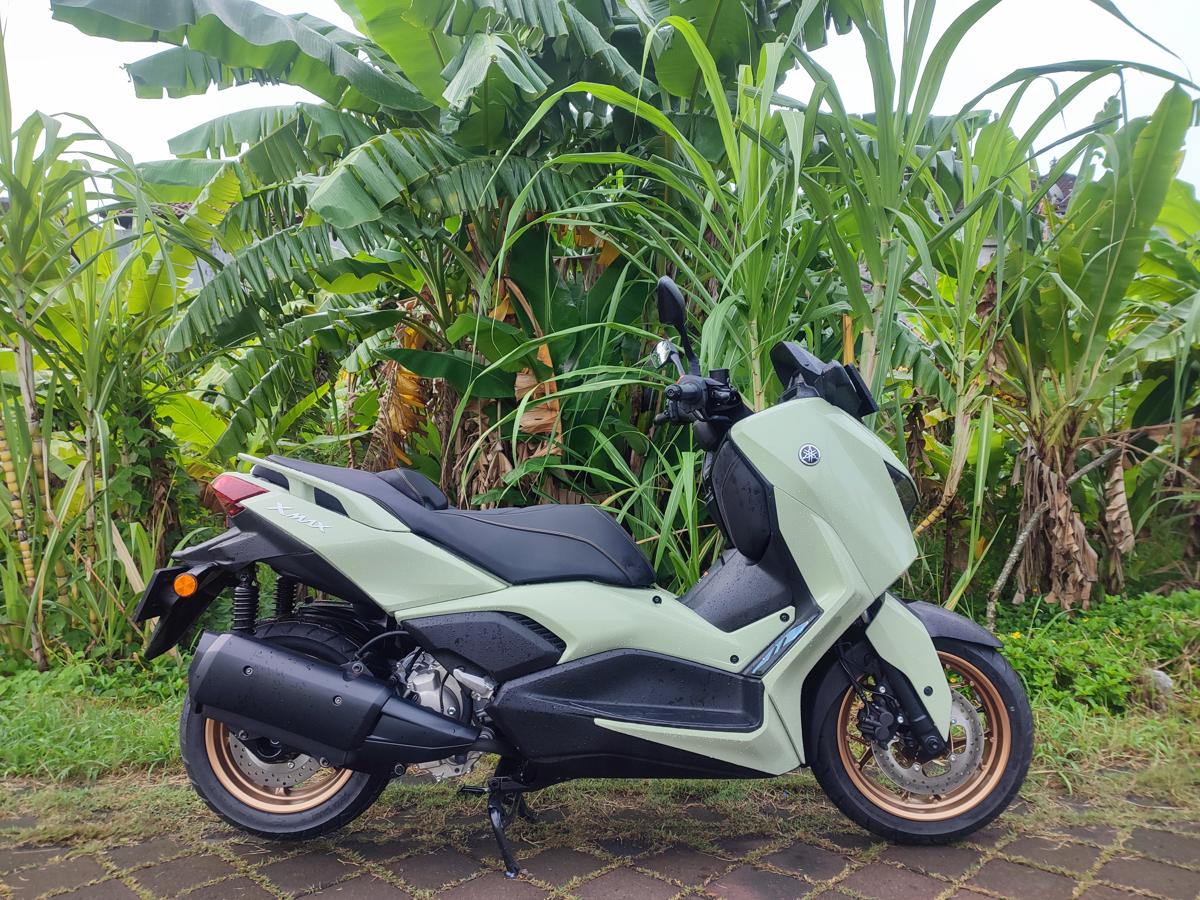 Rent a Bike Yamaha XMAX 2025 Custom Grey in Bali | BikeHouse